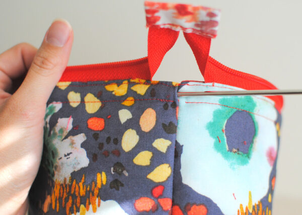 Add a Divider to Emmaline Bags' Retreat Bag {Tutorial} - Clover & Violet