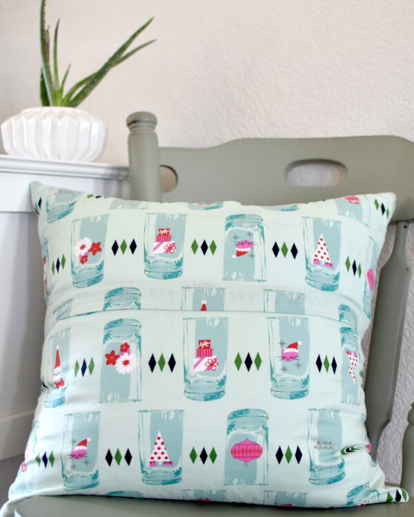 Easy Pillow Cover with Hidden Zipper Class - Clover & Violet